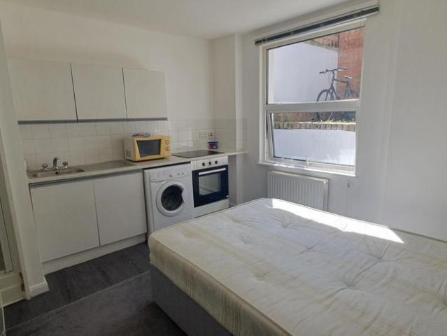 Studio to rent