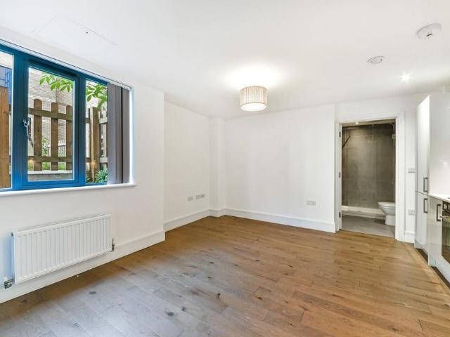 Studio to rent