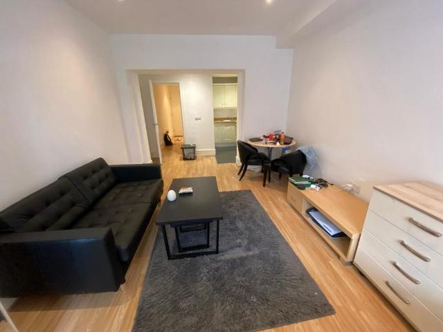 Studio to rent