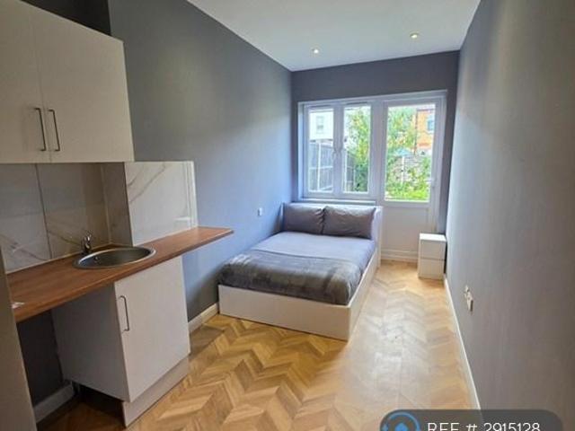 Studio to rent