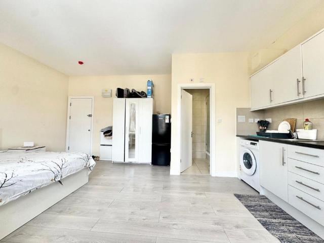 Studio to rent