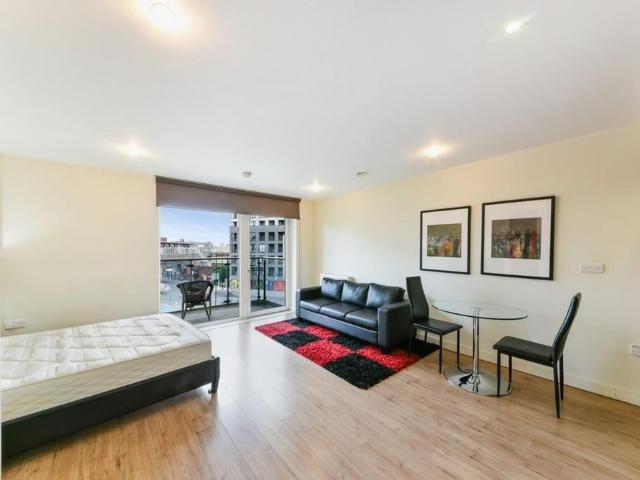 Studio to rent
