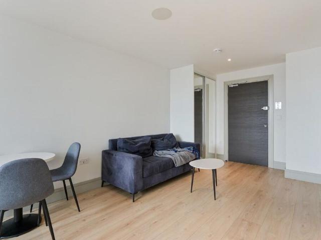 Studio to rent