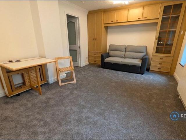 Studio to rent