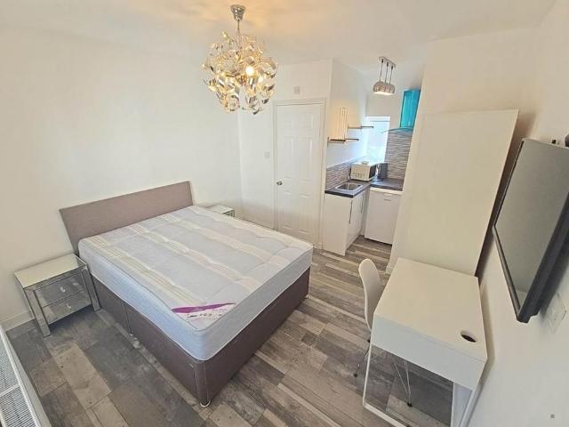 Studio to rent