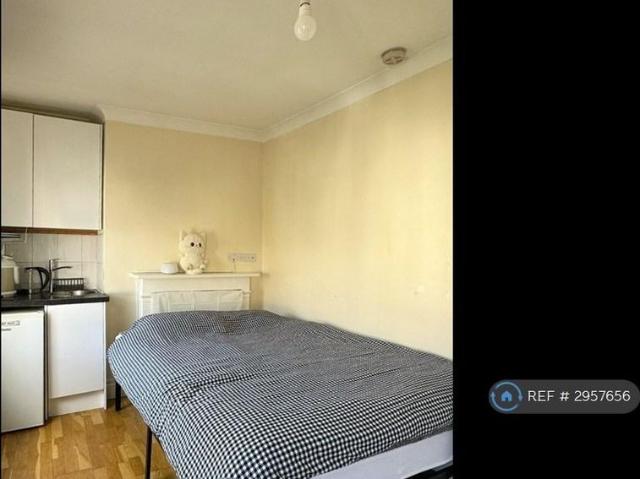 Studio to rent