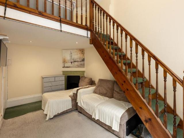 Studio to rent