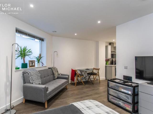 Studio to rent