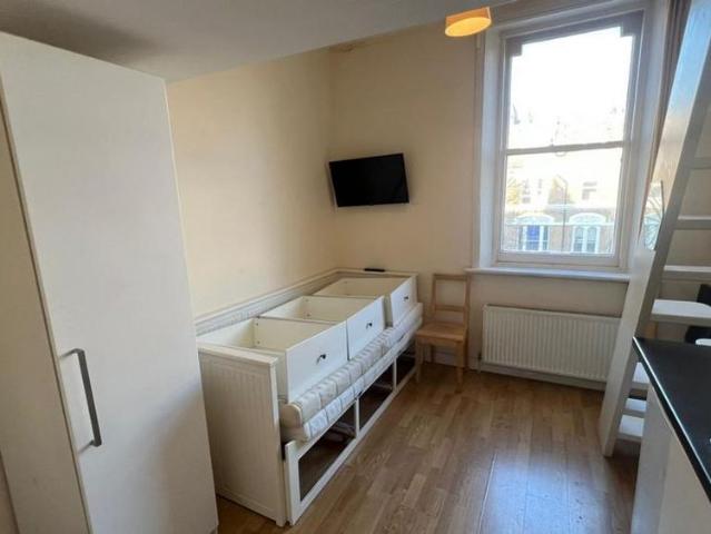 Studio to rent