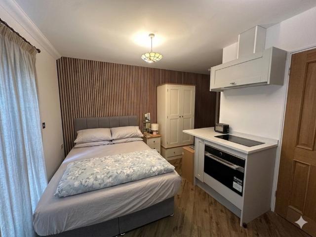 Studio to rent