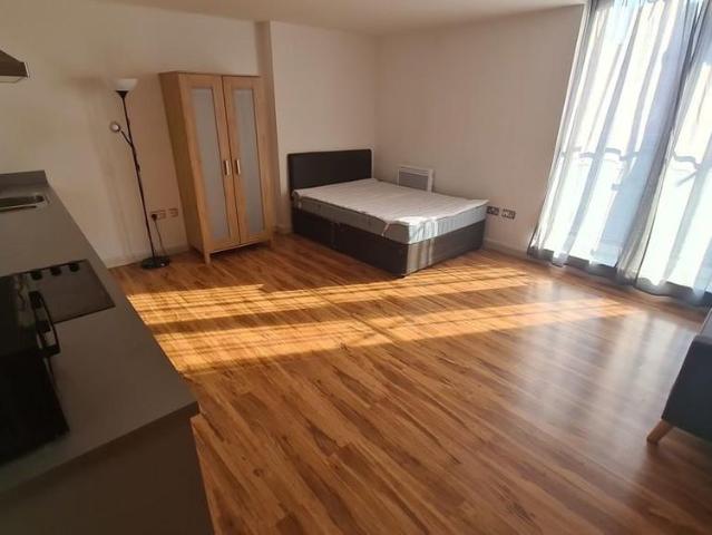 Studio to rent