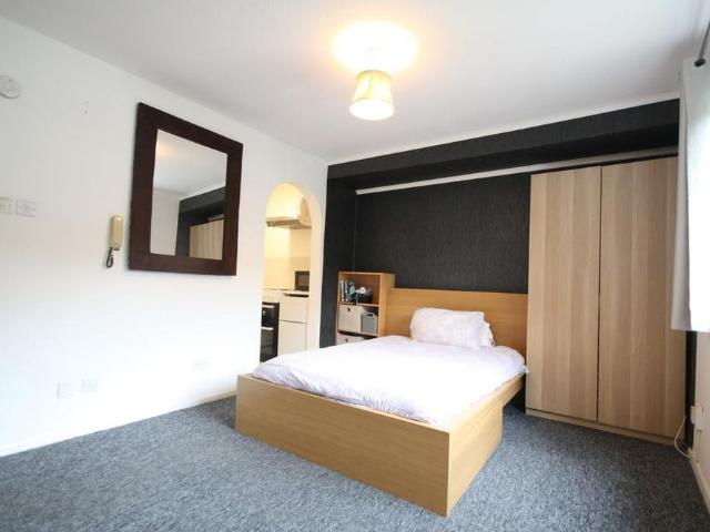 Studio to rent
