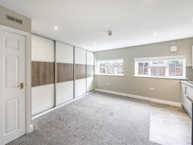 Studio to rent