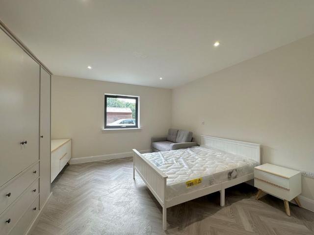 Studio to rent
