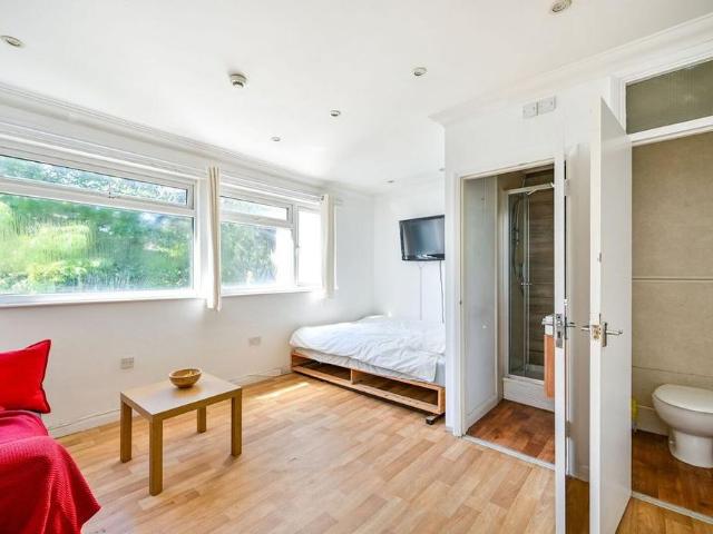 Studio to rent