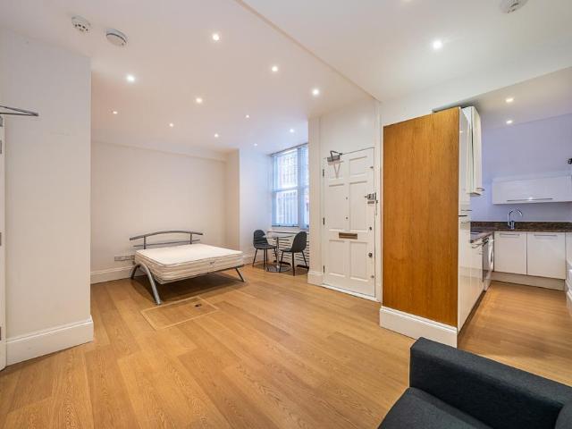 Studio to rent