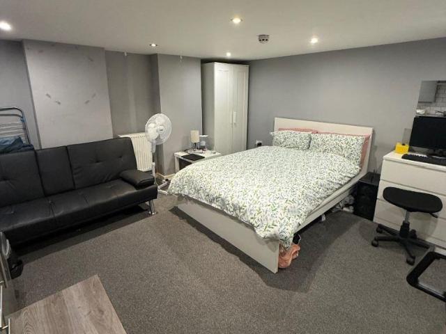 Studio to rent
