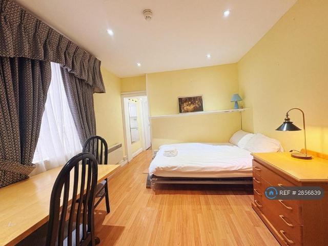 Studio to rent