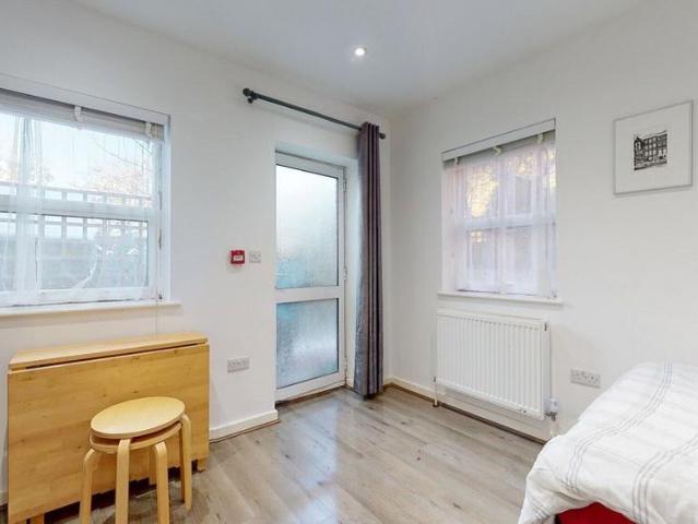 Studio to rent