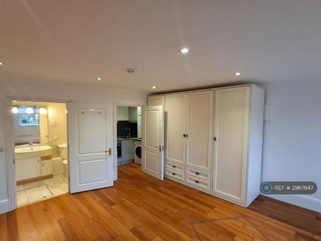 Studio to rent