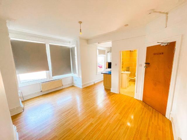 Studio to rent