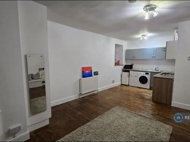 Studio to rent
