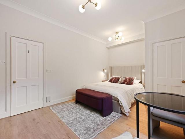 Studio to rent