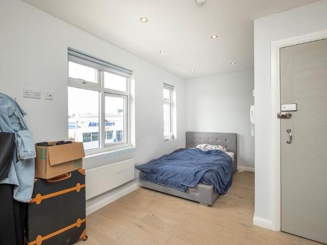 Studio to rent