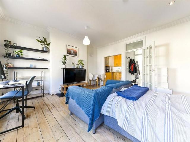 Studio to rent
