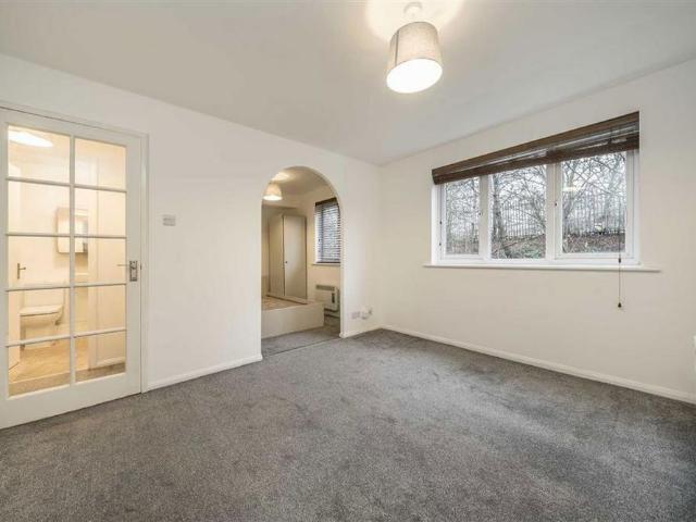 Studio to rent