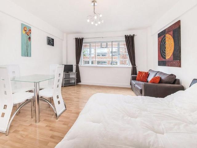 Studio to rent