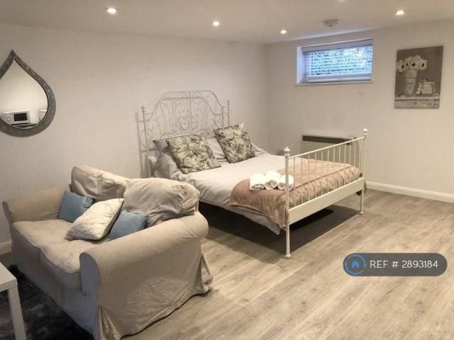 Studio to rent