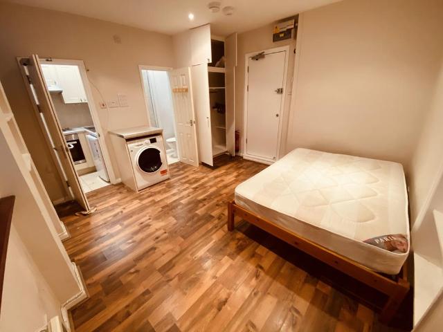 Studio to rent
