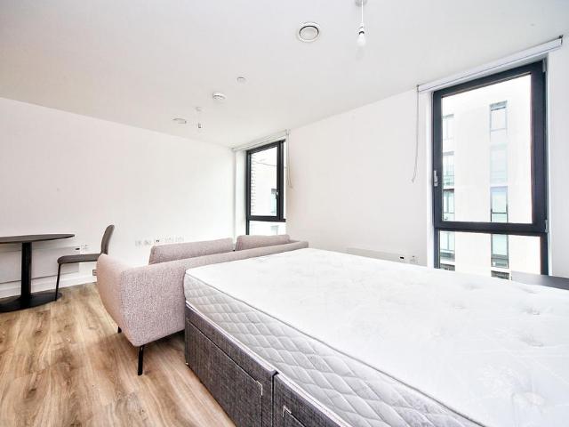 Studio to rent