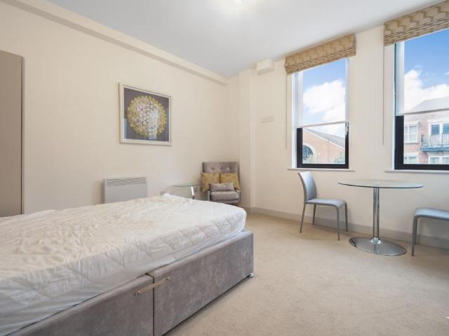 Studio to rent