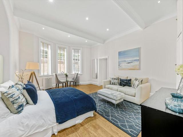 Studio to rent