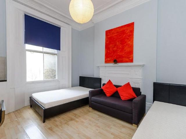 Studio to rent