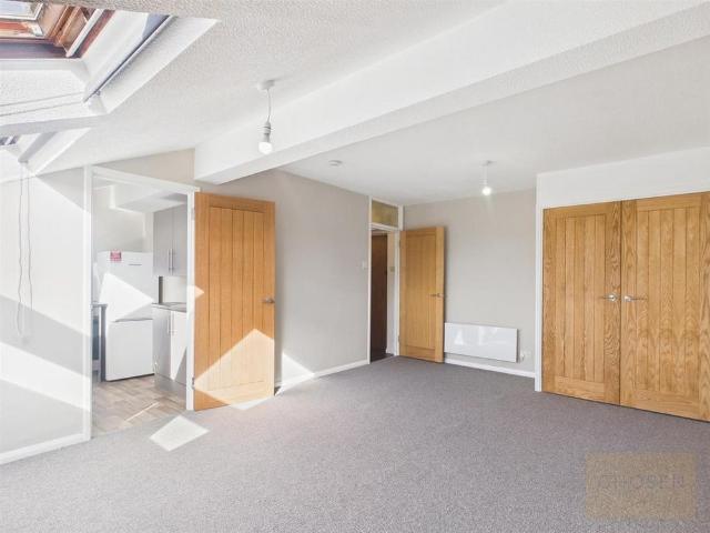 Studio to rent