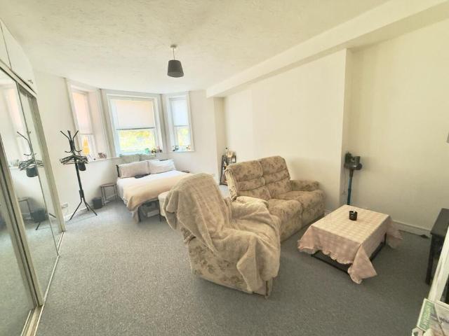 Studio to rent