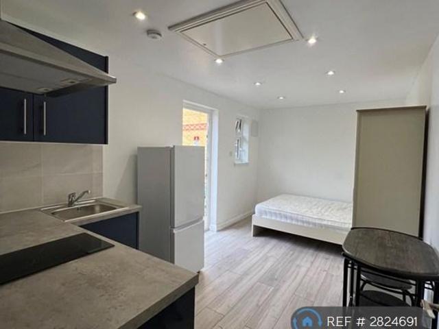Studio to rent