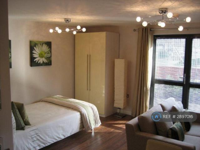 Studio to rent