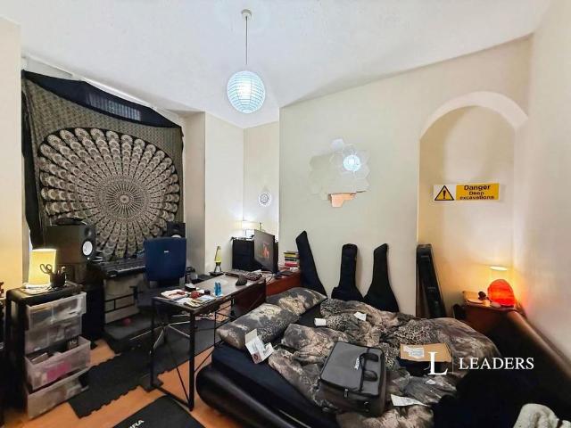 Studio to rent