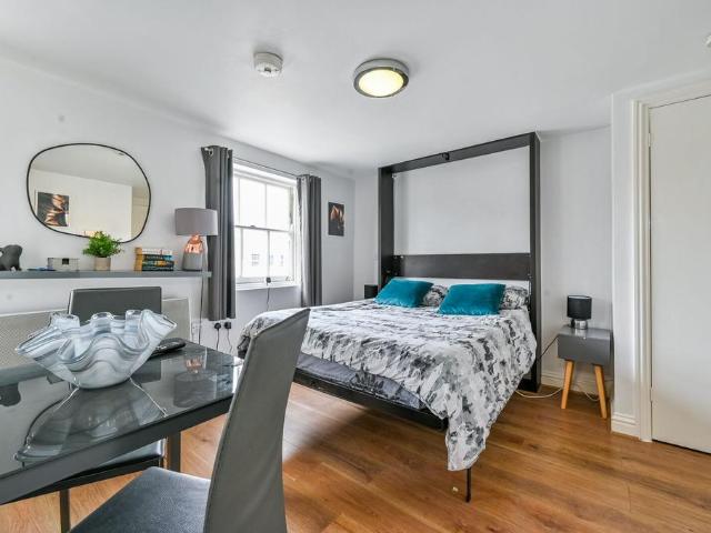 Studio to rent