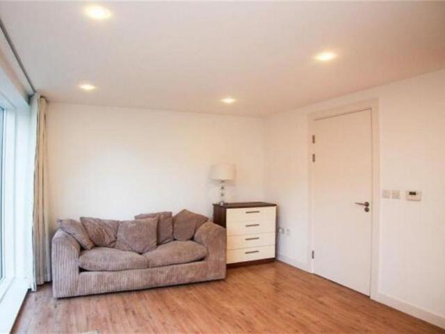 Studio to rent