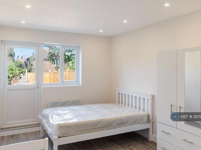 Studio to rent