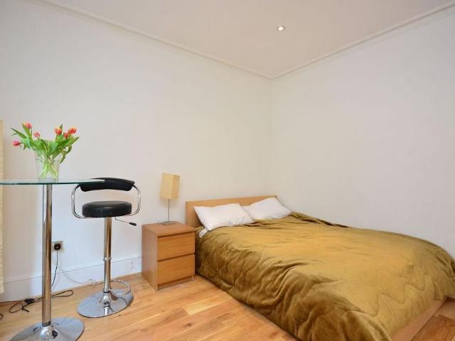 Studio to rent