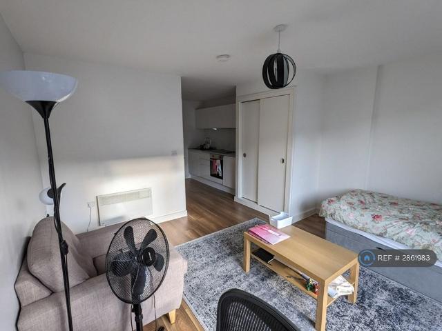 Studio to rent