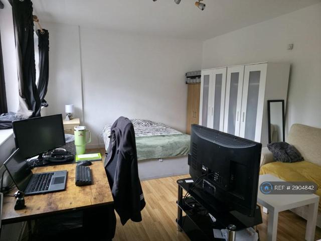 Studio to rent