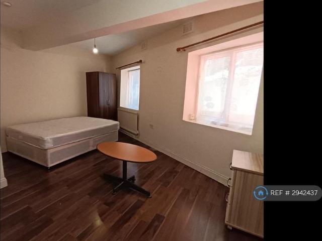 Studio to rent