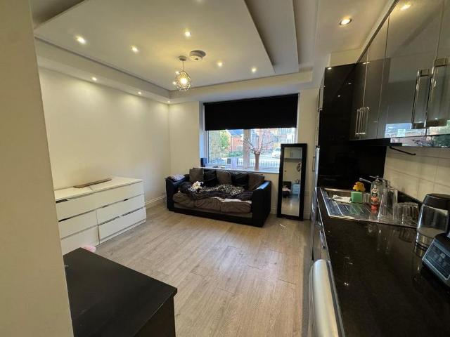 Studio to rent